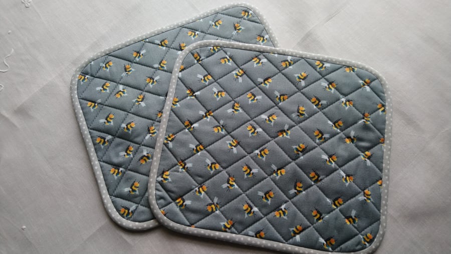 Placemats, A PAIR of Quilted Heat Resistant ma... - Folksy