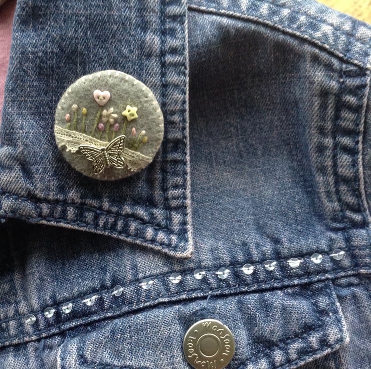 Hand sewn felt badge - Folksy
