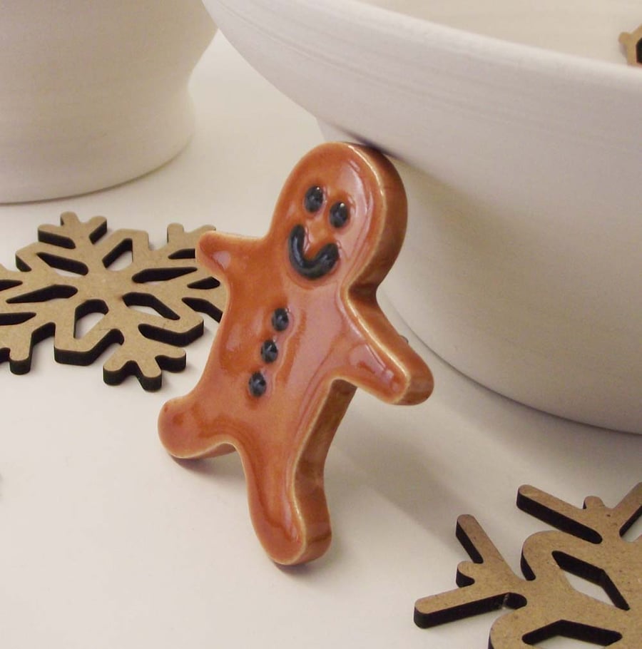 Tidgy ceramic gingerbread man brooch - Folksy