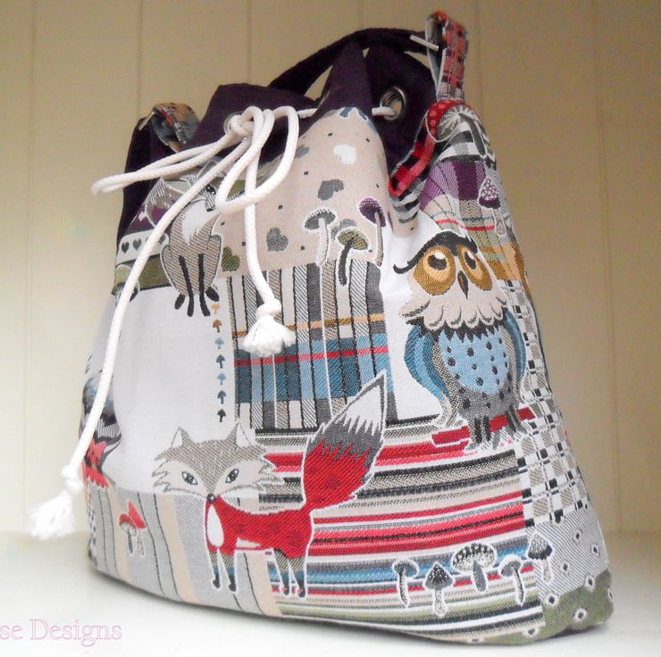 Bucket bag in an owl and fox fabric. Duffle bag. - Folksy