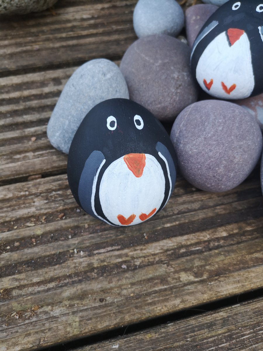 Penguin rock pebble - Folksy