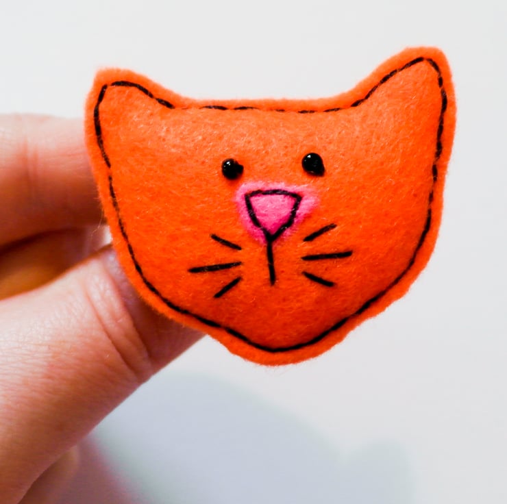 Ginger cat brooch - Cat brooch - Handmade Pin - Folksy