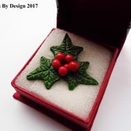 Christmas Holly Pin - Folksy