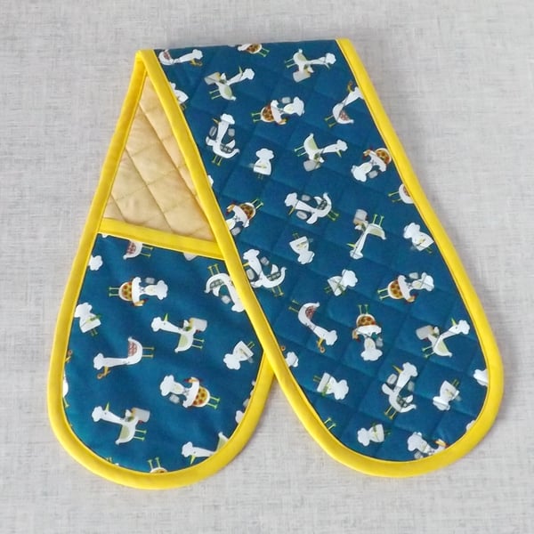 Oven Gloves, quilted. Comical chicken chefs - Folksy