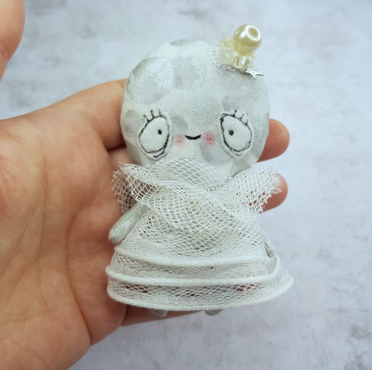 Miniature Moon Doll, Béla - Folksy