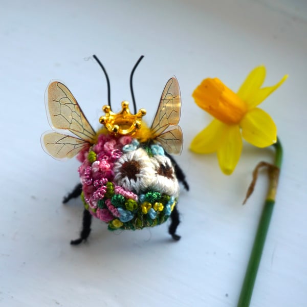 Embroidered Queen Bee - Folksy