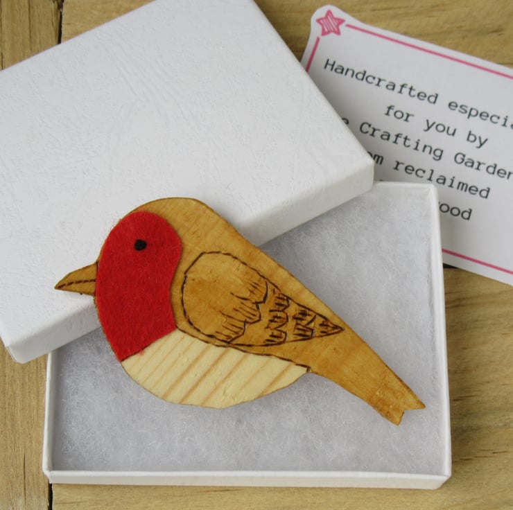 Wooden robin brooch, bird watchers gift - Folksy