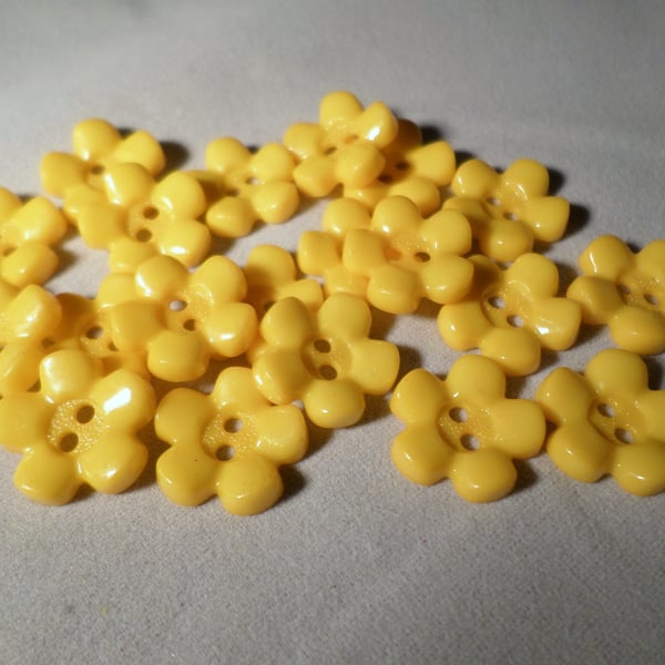 20 x 2-Hole Acrylic Buttons - 15mm - Flower - Y... - Folksy