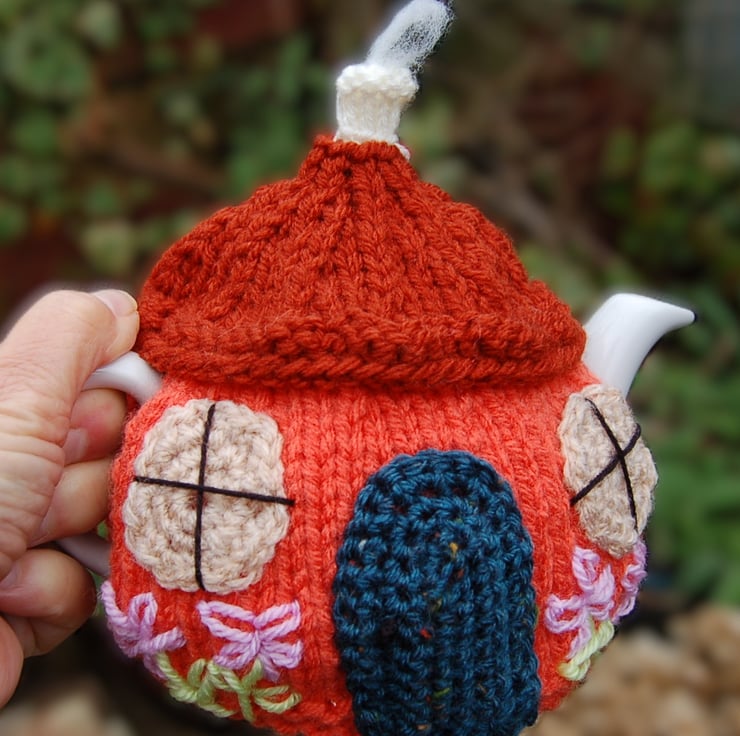 Knitted tea cosy - Country cottage design to f... - Folksy
