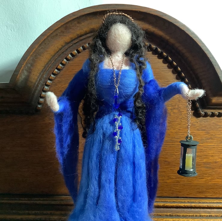 Needle Felted Medieval Lady - Mariana - Folksy