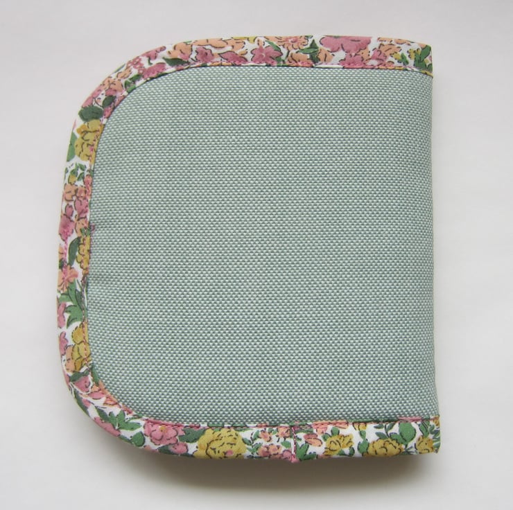 Vintage Embroidered Floral Sewing Needle Case - Folksy