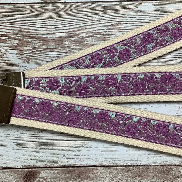 Floral wristlet key fob, Flowers Key ring, Hand... - Folksy