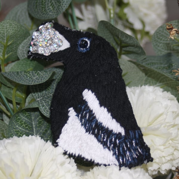 HANDMADE EMBROIDERED LARGE MAGPIE BROOCH WITH S... - Folksy