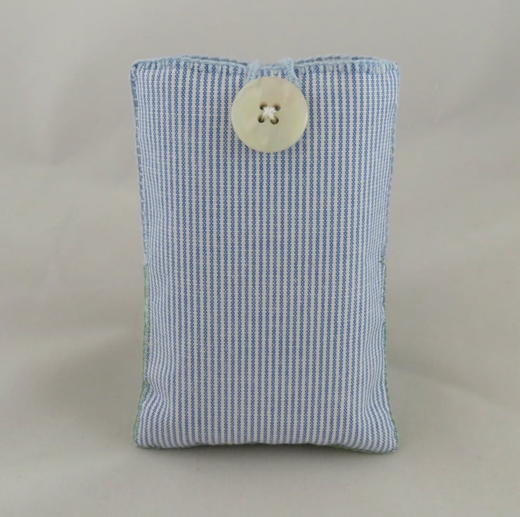 Meadow Tissue Pouch - Folksy