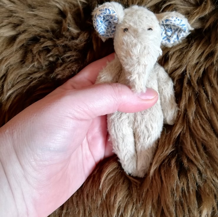 13cm pocket elephant - Folksy