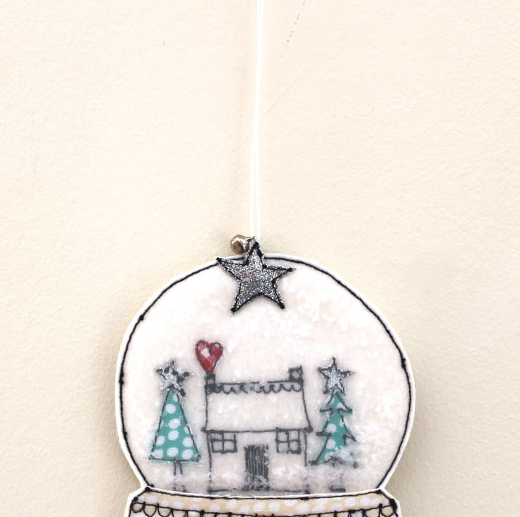 'Dreaming of a White Christmas' Snow Globe - Ha... - Folksy