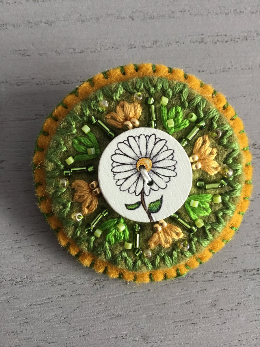 Hand Embroidered Daisy Brooch - Folksy