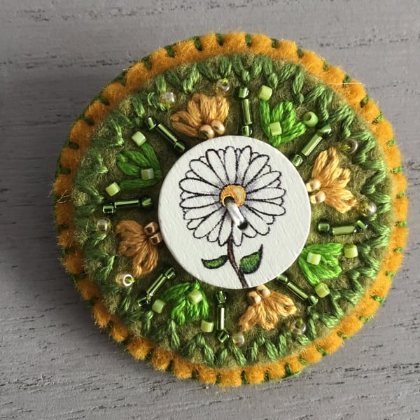 Hand Embroidered Daisy Brooch - Folksy