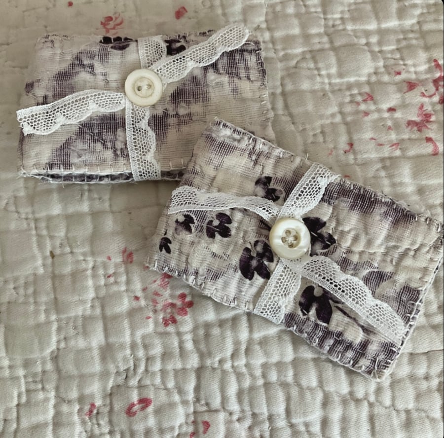 Antique Needle case - Folksy
