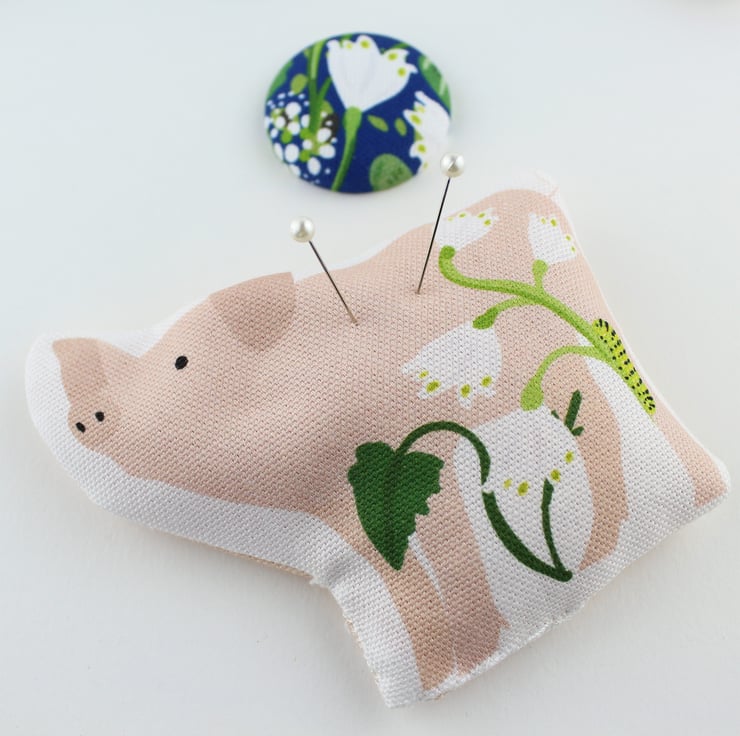 Pig Pin Cushion & Magnetic Needle Minder - Folksy