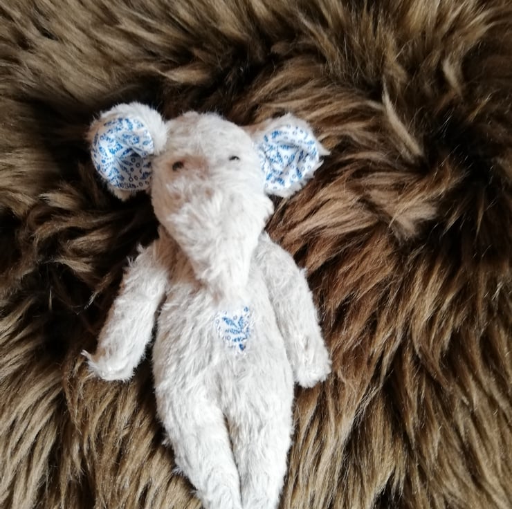 13cm pocket elephant - Folksy