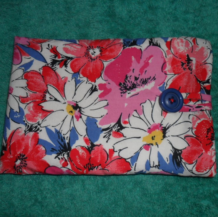 Kindle Case - Floral Print Daisies and Roses - Folksy