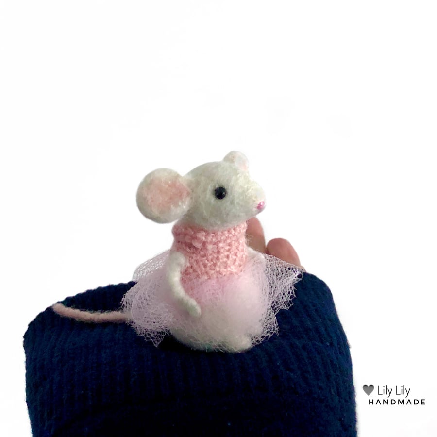 Mouse, Isabella, needle felted by Lily Lily Han... - Folksy