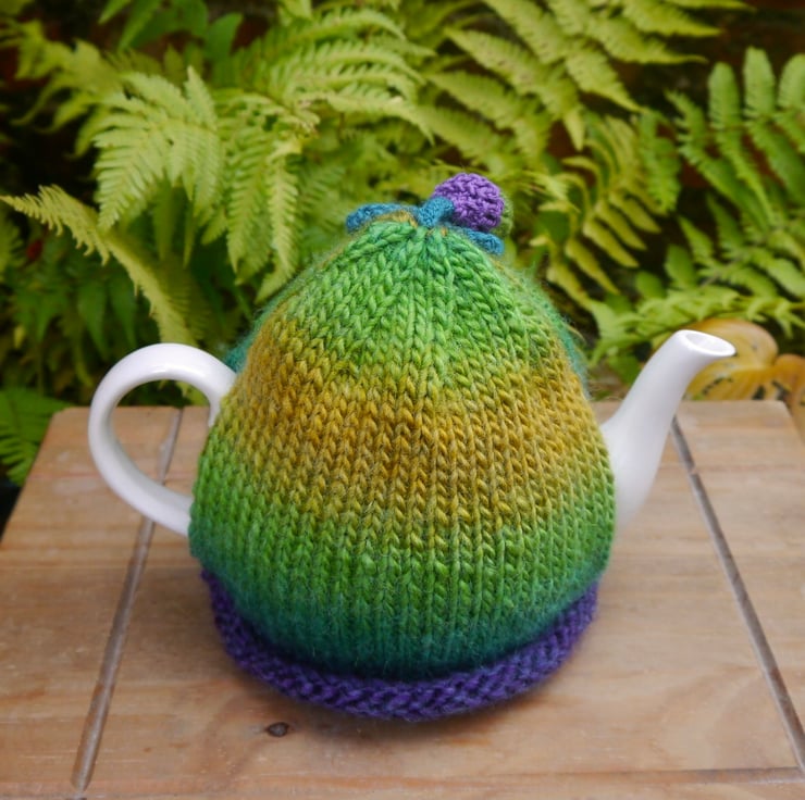 Bright Autumnal Tea Cosy with Acorn and Oak Lea... - Folksy
