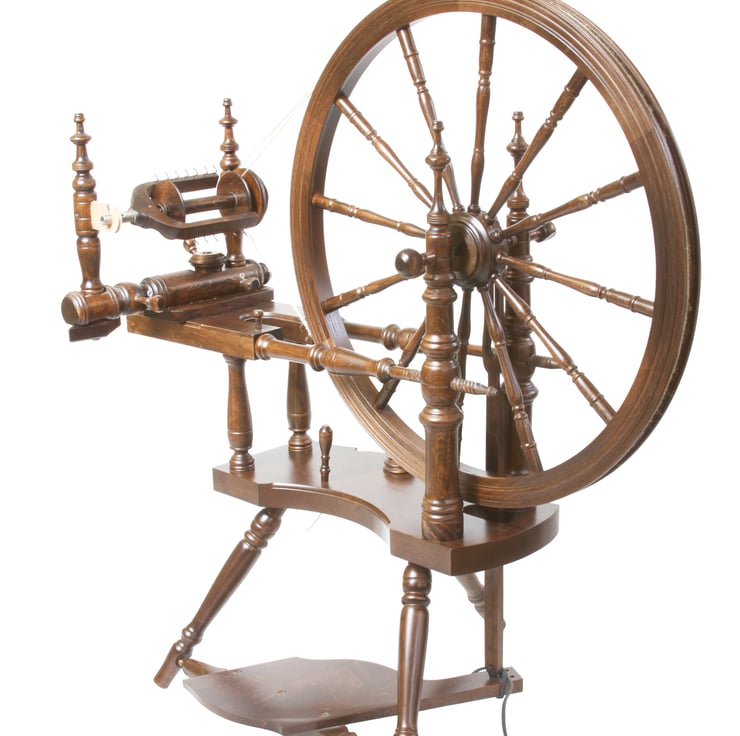 The Polonaise Spinning Wheel - Walnut - Folksy