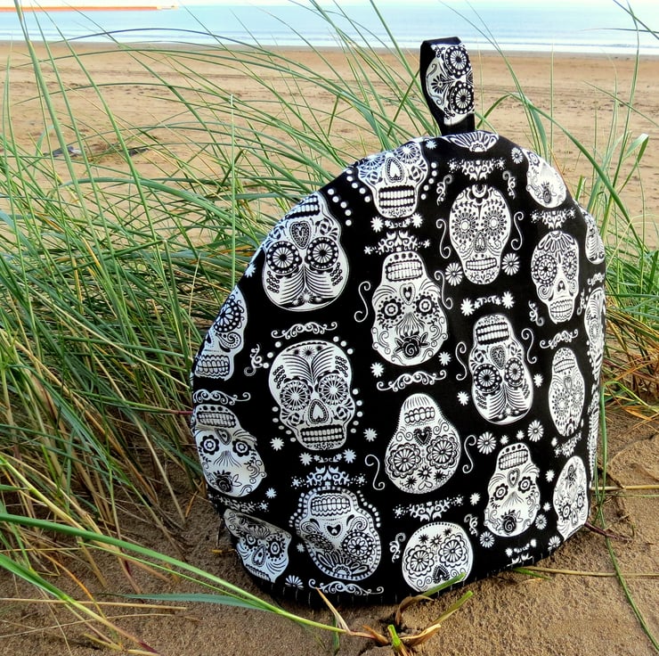 A large tea cosy with a skulls design. Made to ... - Folksy