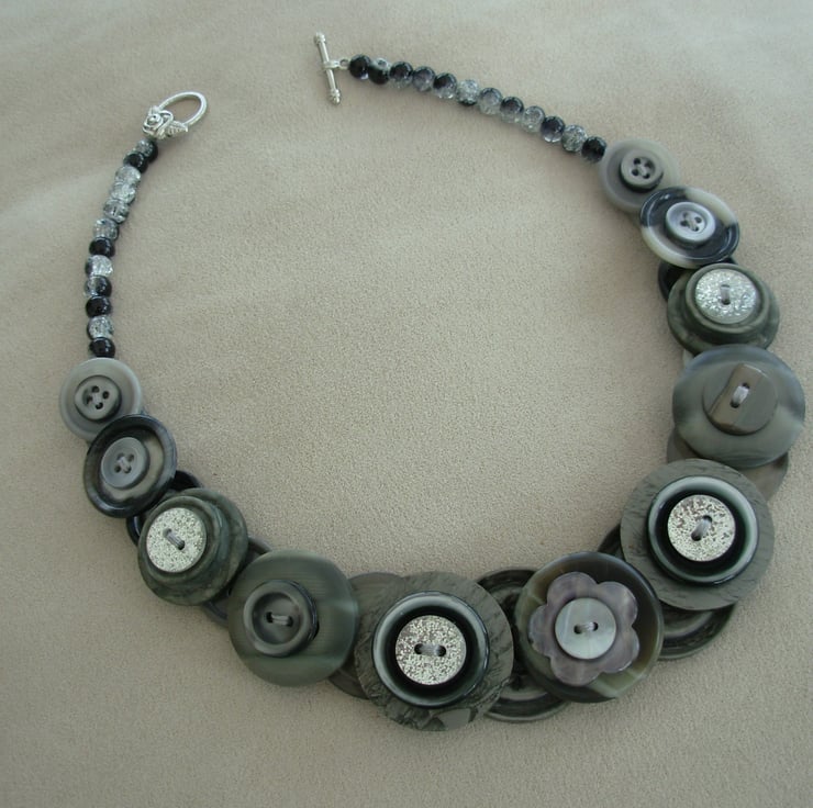 Button Necklace - Folksy