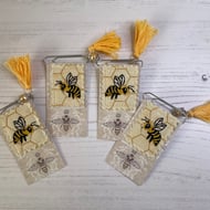 Bee Altered Paper Clip Looking Right - Folksy