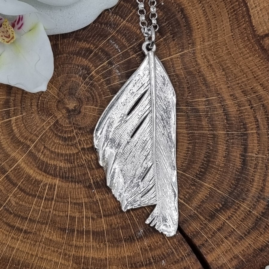 Real feather preserved in silver, pendant necklace - Folksy