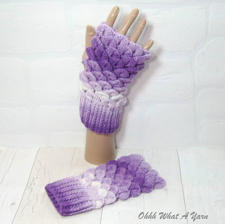 Lilac and purple dragon scale gloves. Fingerles... - Folksy