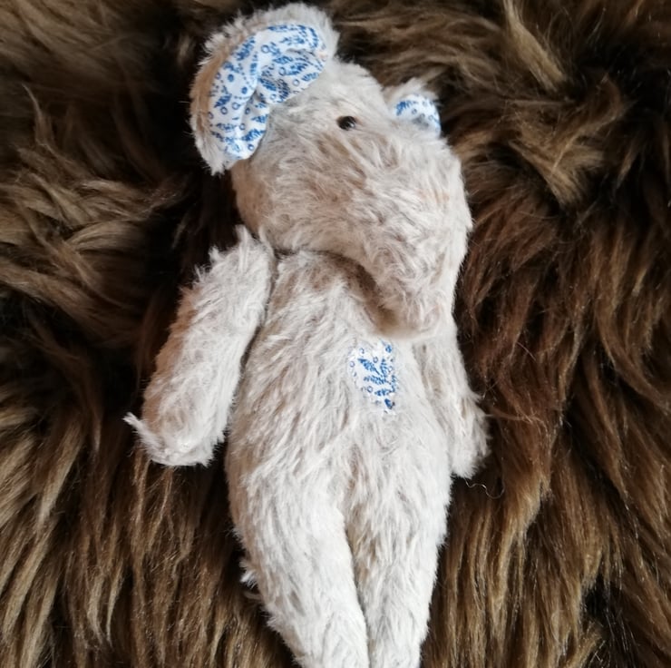 13cm pocket elephant - Folksy