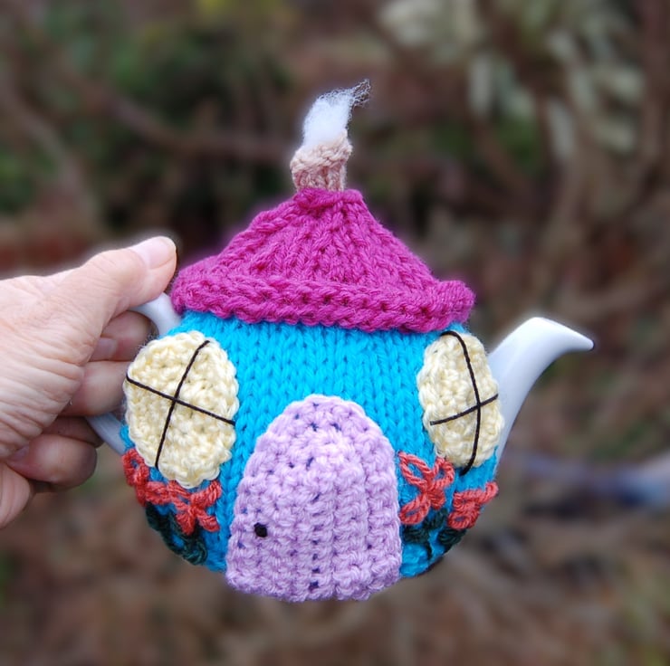 Country cottage tea cosy - hand embroidered, to... - Folksy