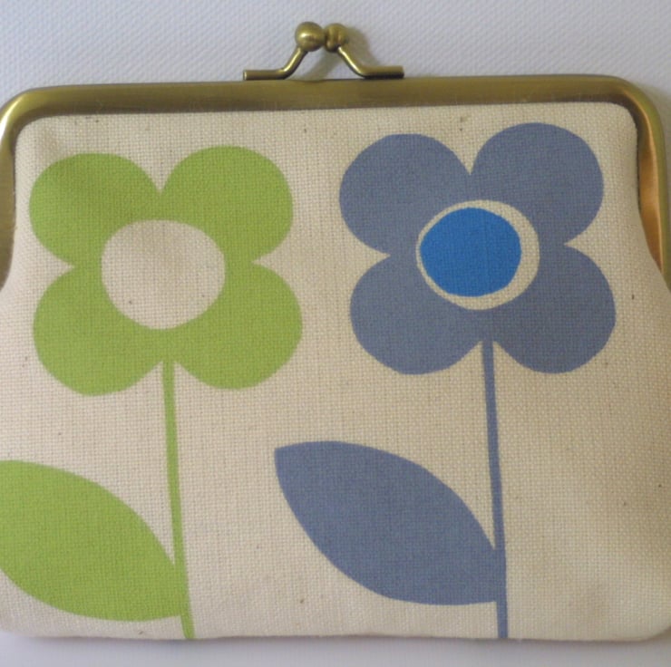 SALE Flower Border purse - Folksy