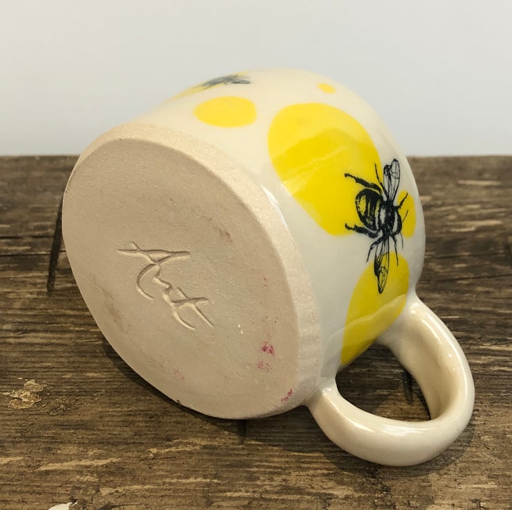 Sunny Bee Cup - Folksy