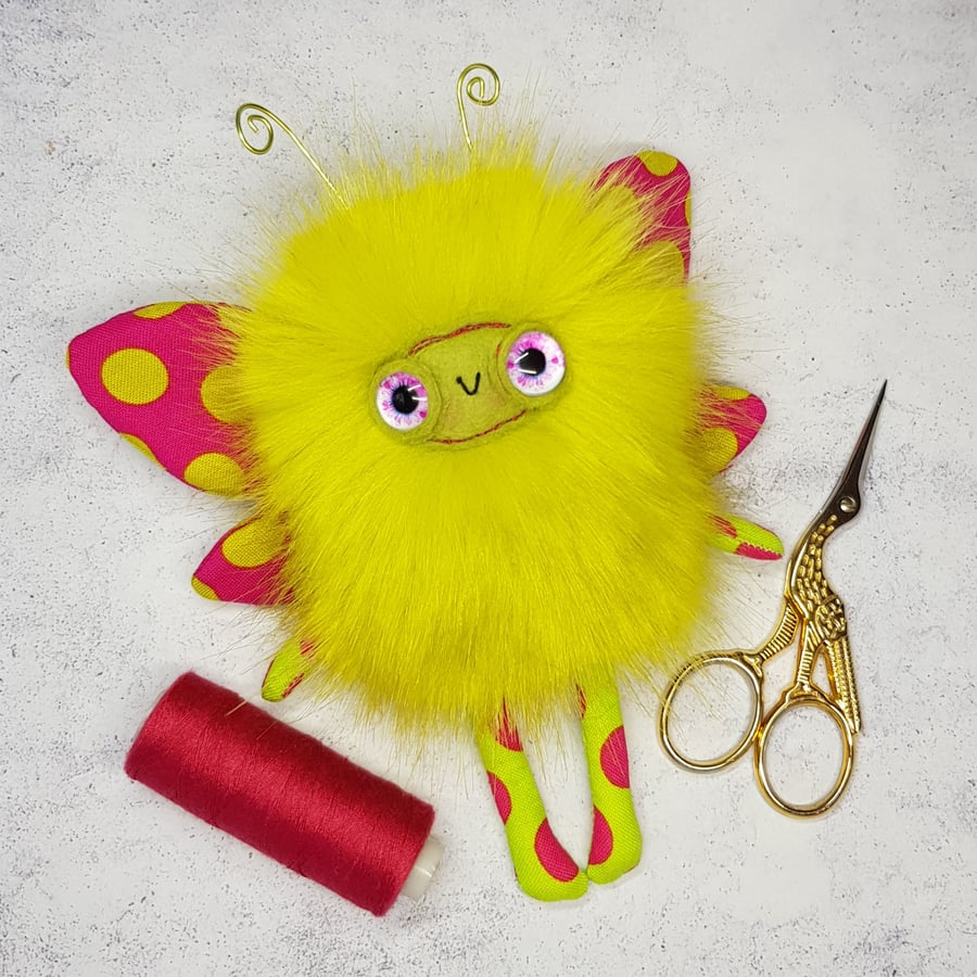 Flutterfly Pink Eyes - Folksy