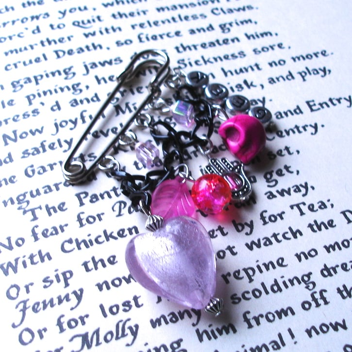 Geek Heart Kilt Pin Brooch in Hot Pink - Love S... - Folksy
