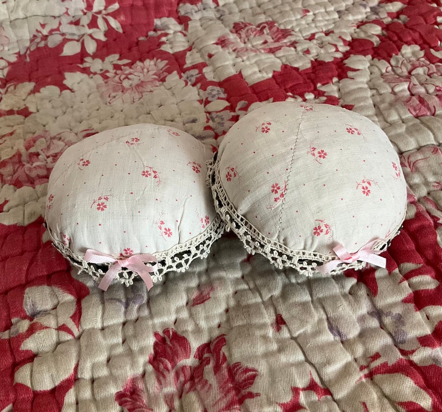 Vintage Pin cushion - Folksy