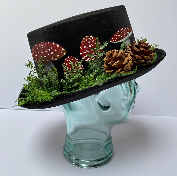 Festival top hat. Toadstools. Amanita Muscaria. - Folksy