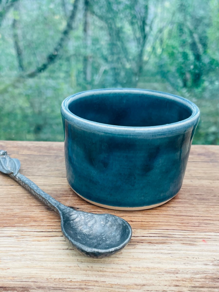 Hand thrown stoneware cute pot - Folksy