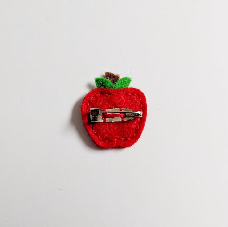 Felt, red apple brooch - Folksy