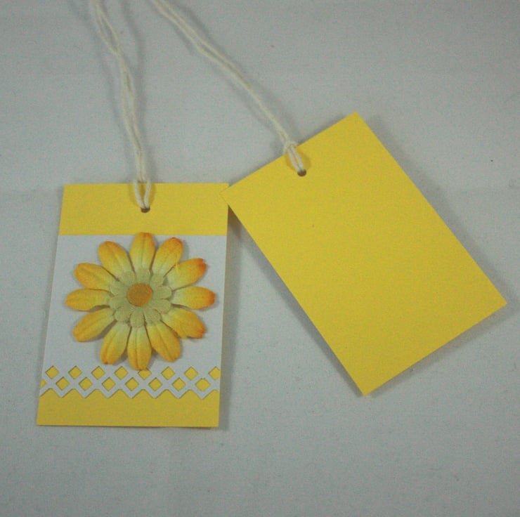 Pack of 3 yellow flower gift tags - Folksy