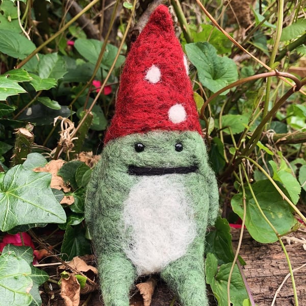 Herbert the frog - Folksy