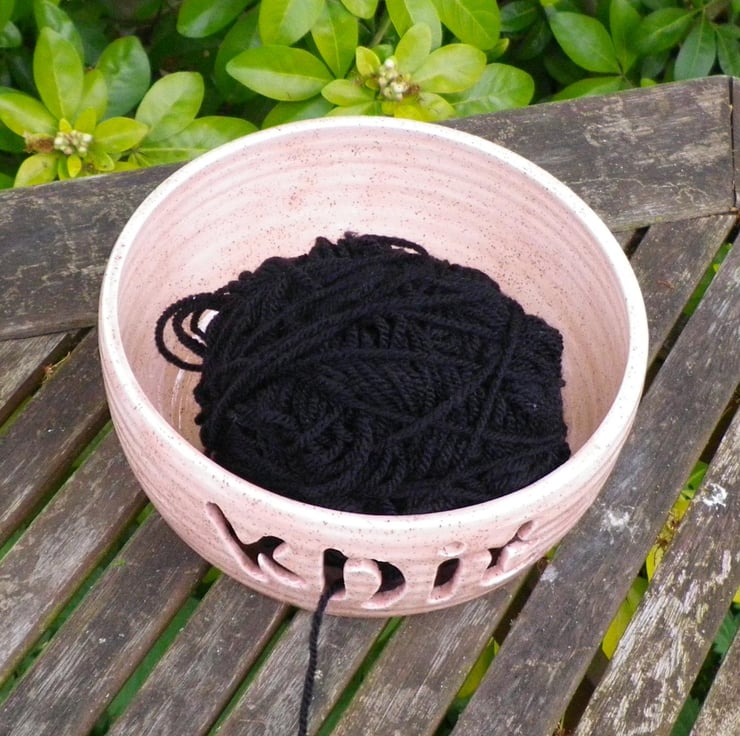 Knitting or crochet wool yarn bowl pot ceramics... - Folksy