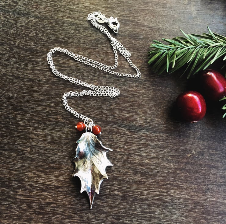 Sterling silver holly leaf necklace - Folksy