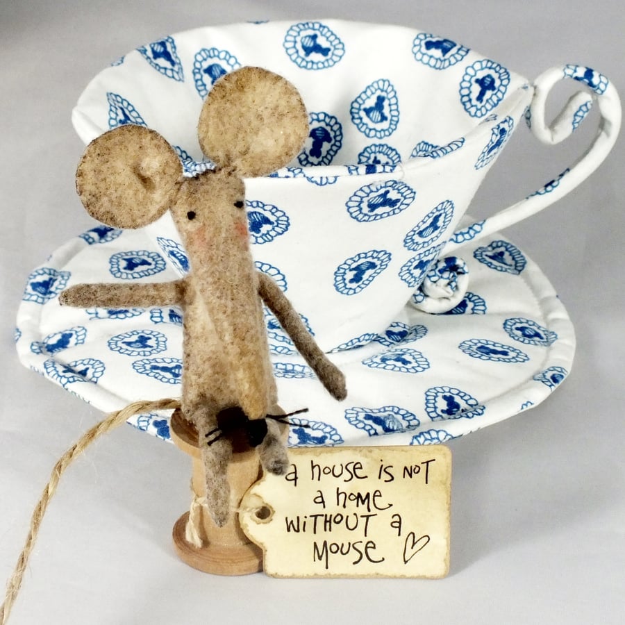 Mouse on a Reel - Folksy