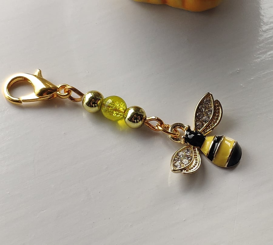 Beaded bee stitch marker - Folksy